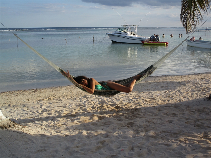 MEXICAN HAMMOCK IN BEAUTIFUL AND COMFORTABLE COTTON